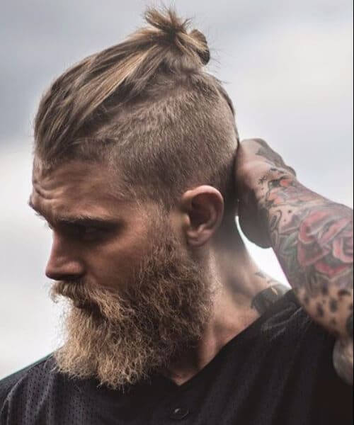 45 Sexy Top Knot Hairstyles For Men Popular with Pictures 