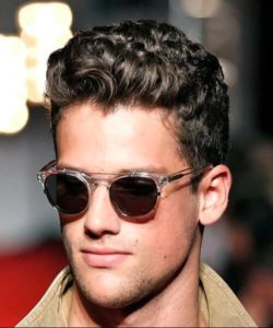 45 Trendy Short Curly Hairstyles and Haircuts for Men (With Pictures)
